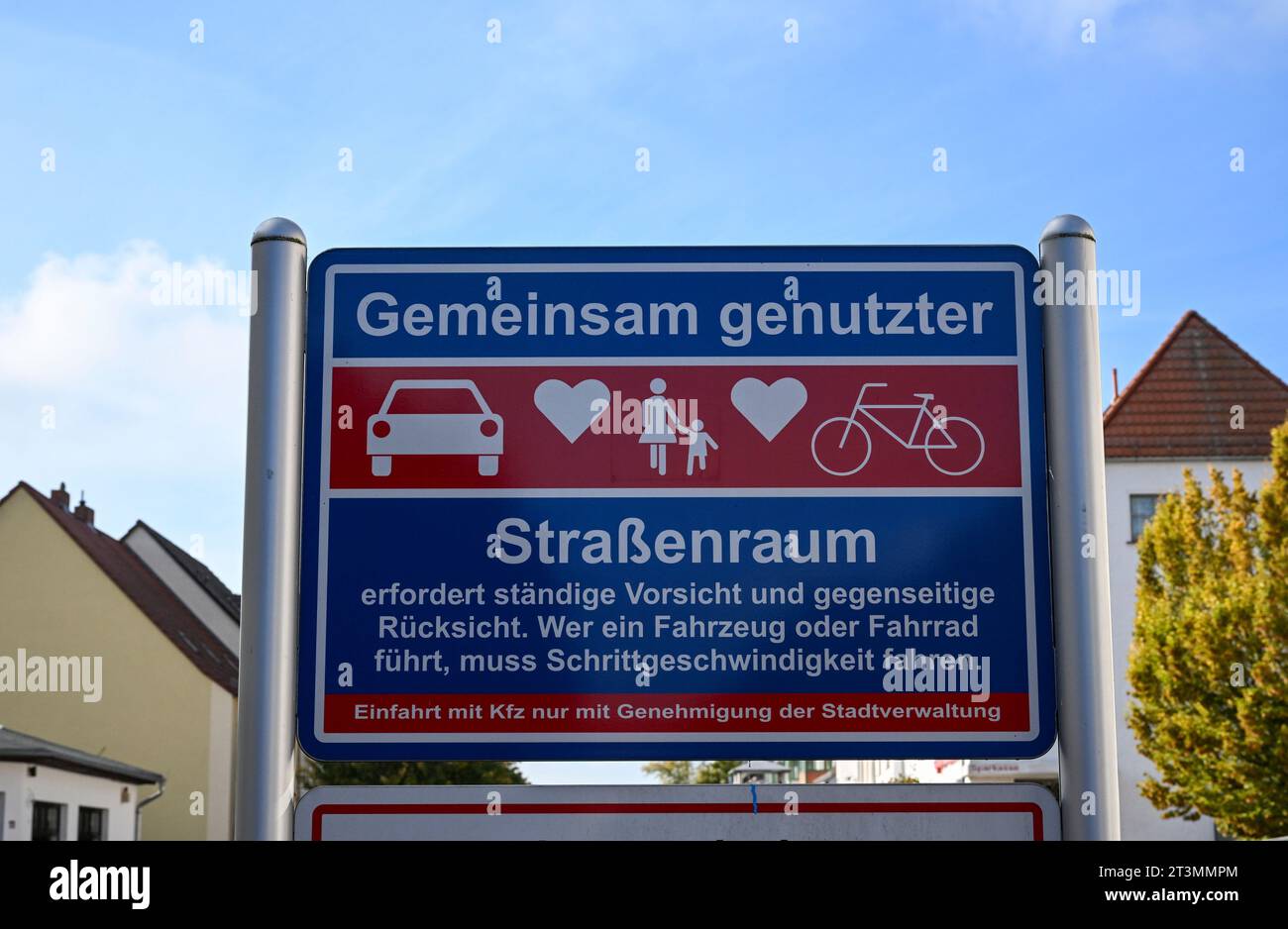 Pritzwalk, Germany. 25th Oct, 2023. A sign with the inscription "Shared ...