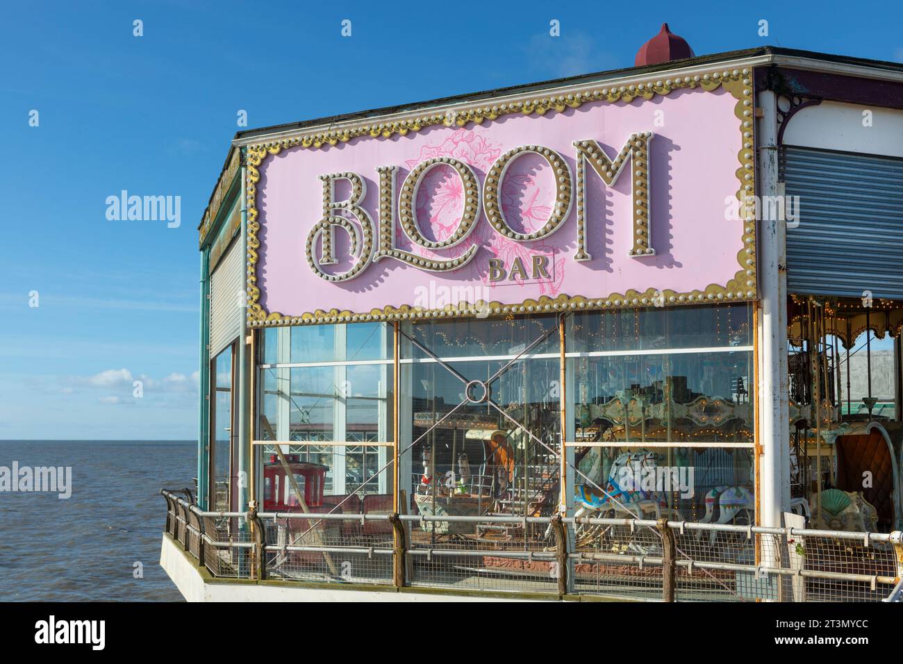 The Bloom Bar on Blackpool's North Pier Stock Photo - Alamy
