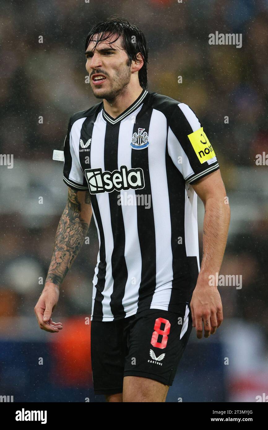 Sandro tonali newcastle 2023 hi-res stock photography and images - Alamy