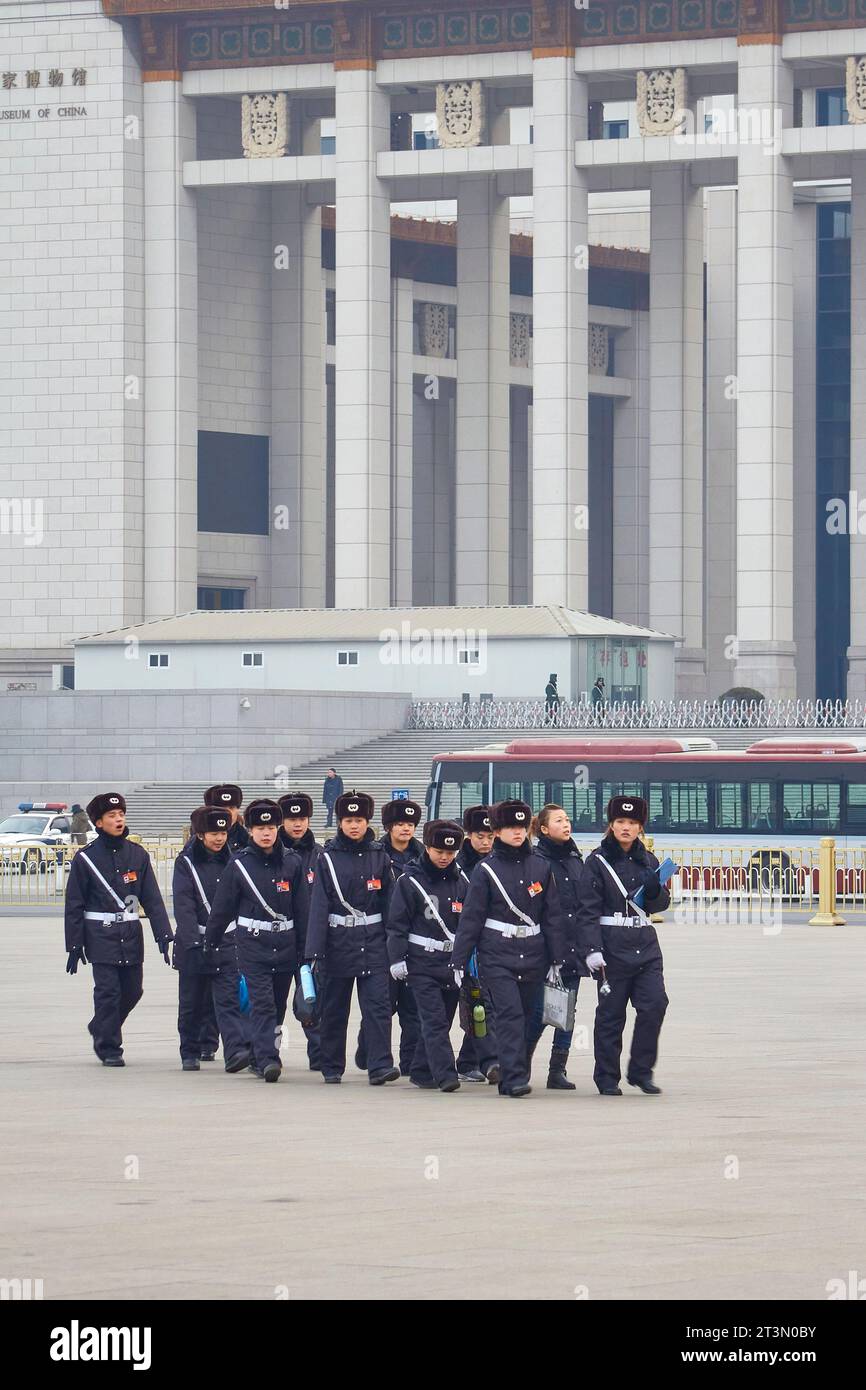 Female security guard hi-res stock photography and images - Alamy