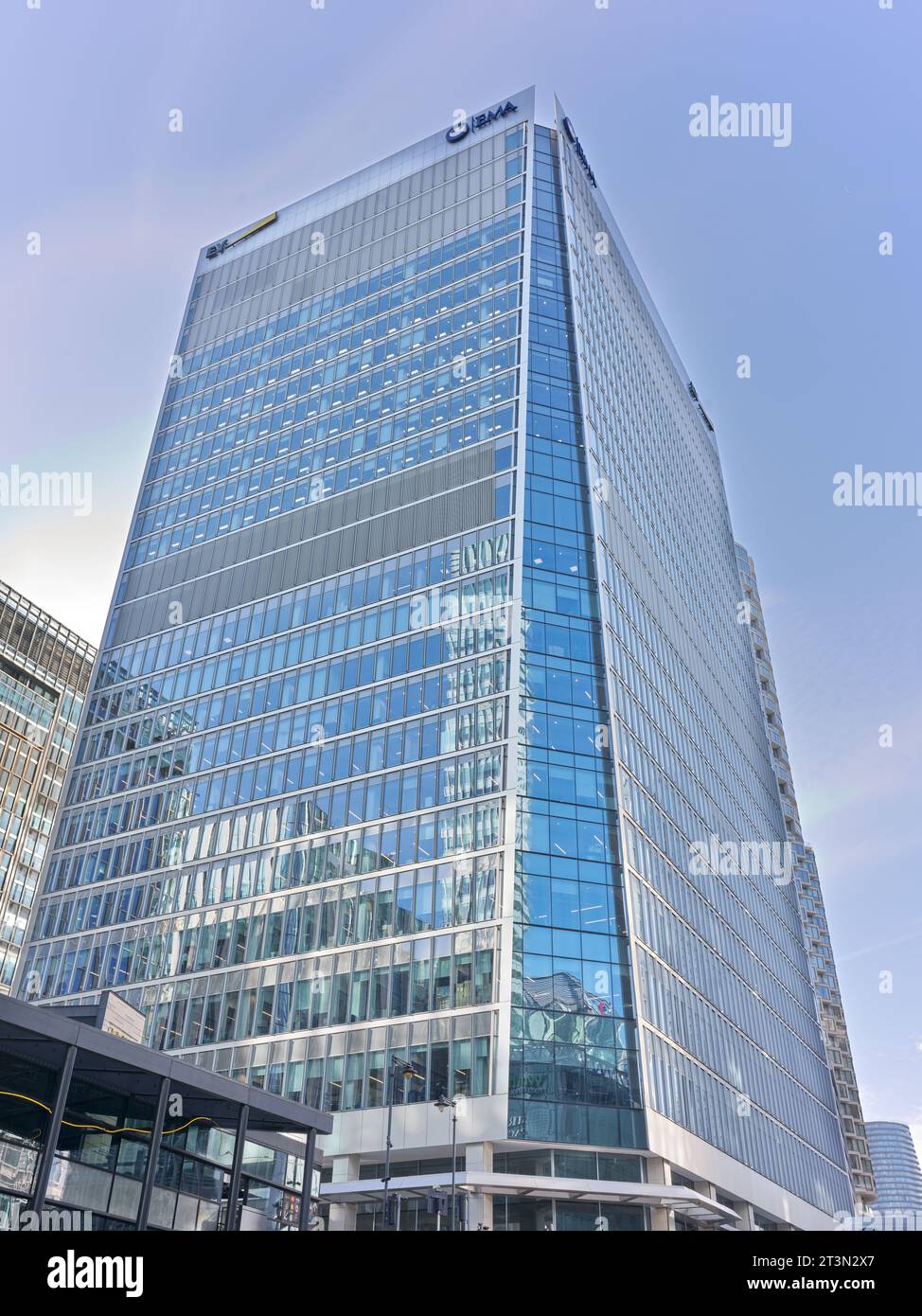 London wework hi-res stock photography and images - Alamy