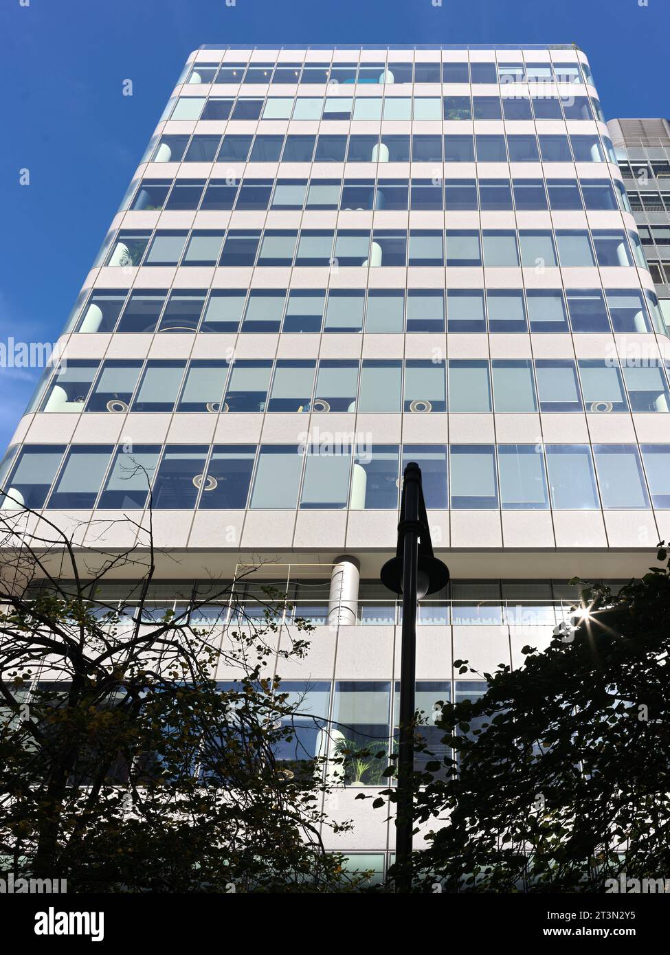 Cargo at 25 North Colonnade, Canary Wharf financial district, London ...