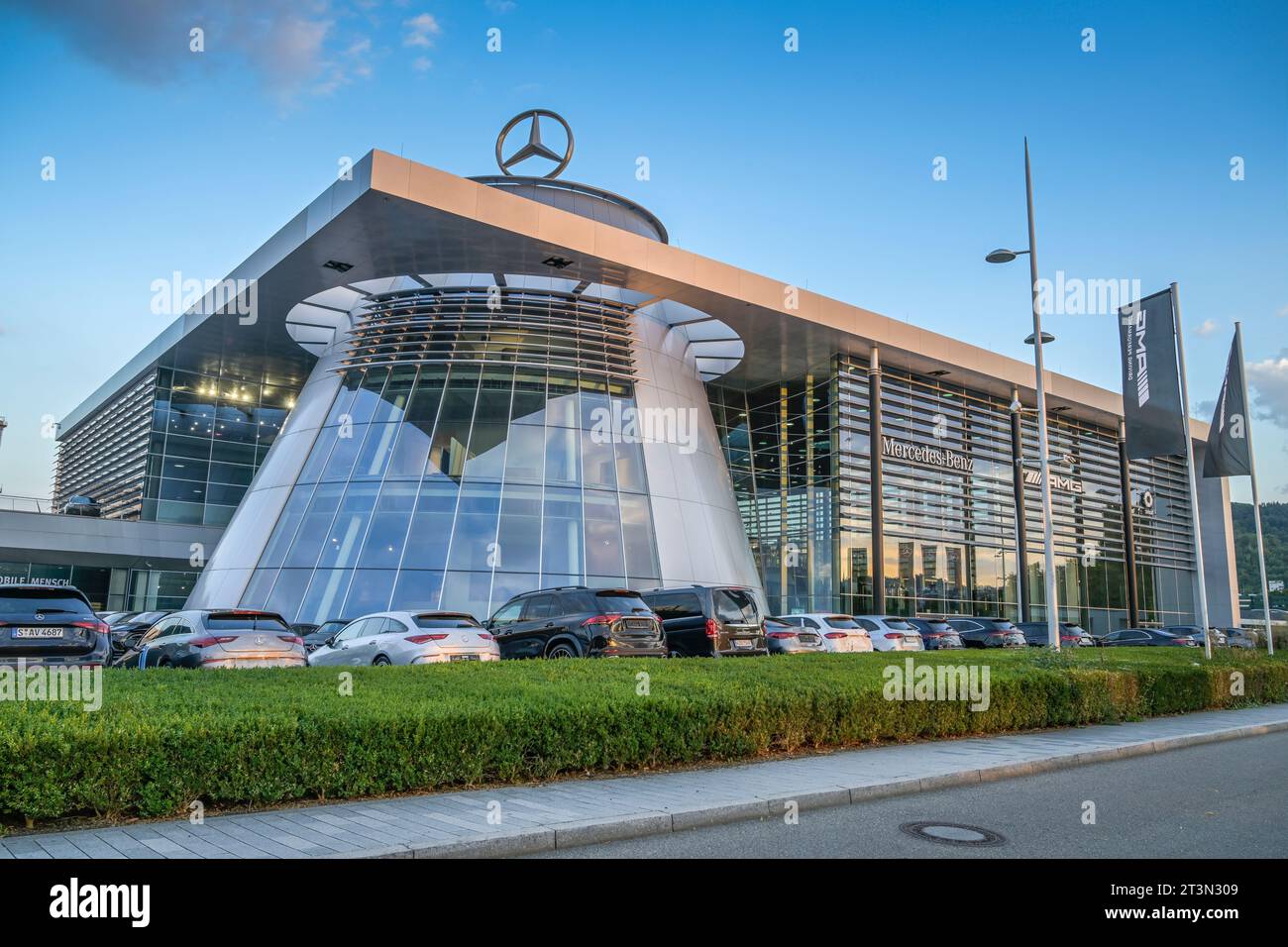 Zentrale mercedes benz hi-res stock photography and images - Alamy