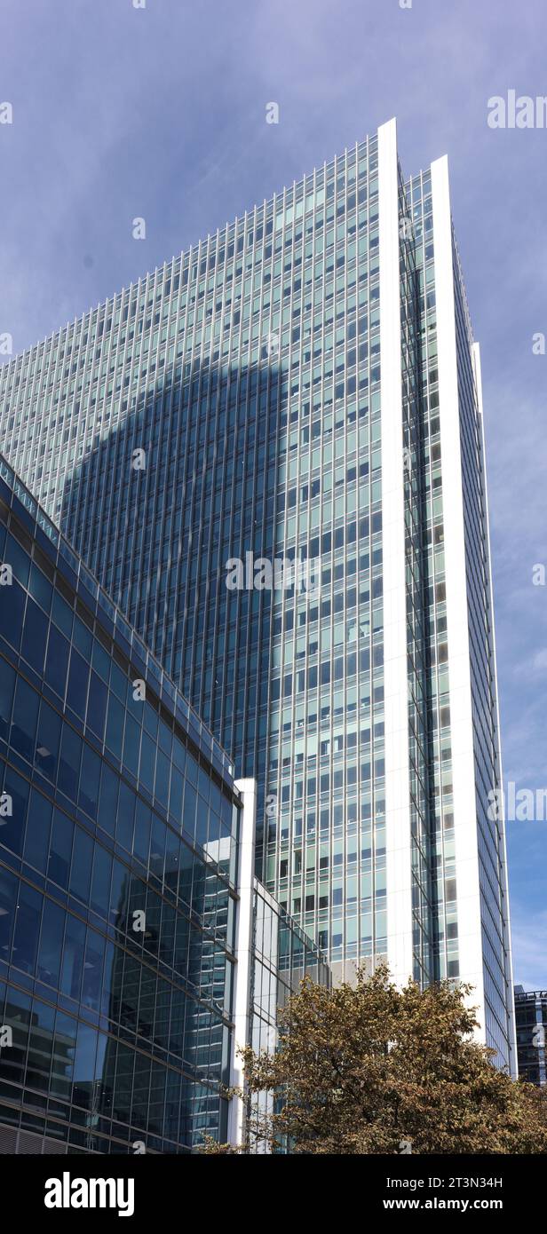 10 upper bank street london hi-res stock photography and images - Alamy