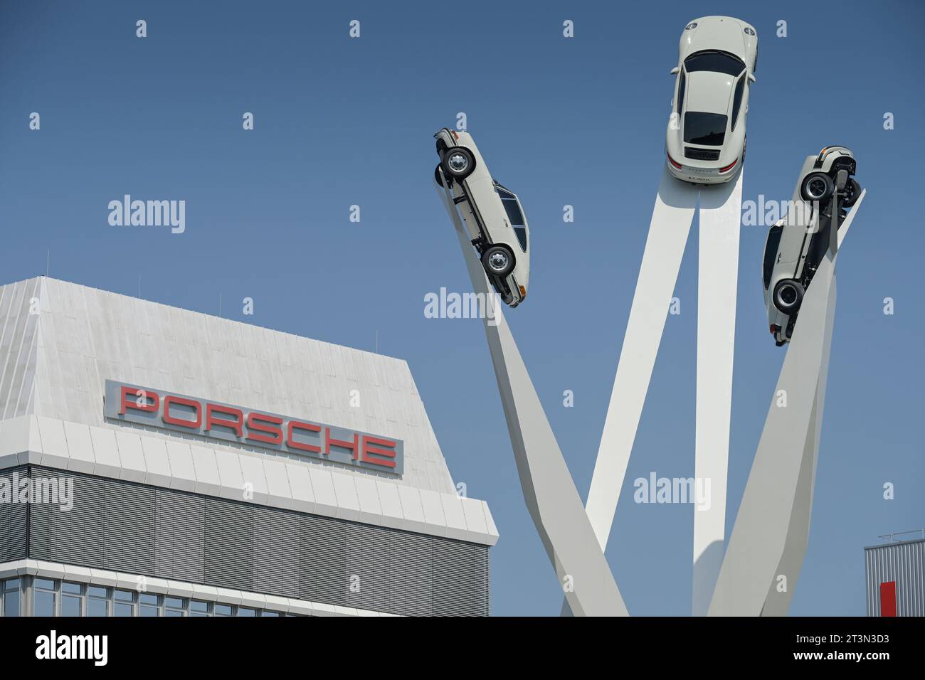 Werksgebäude 2, Porsche Hauptwerk, Schwieberdinger Straße, Kunstwerk ...