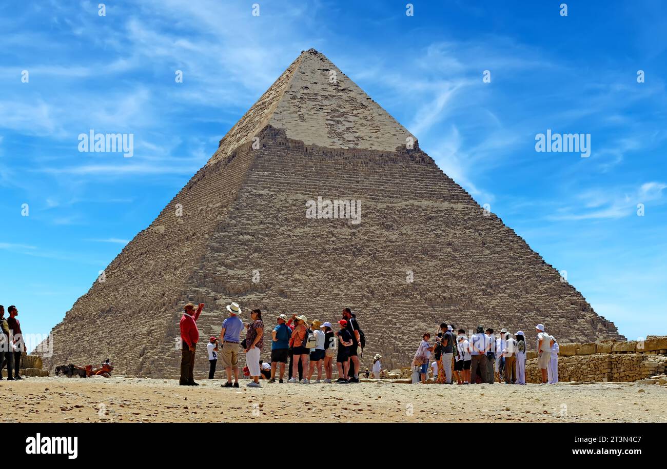 Pyramids Sphynx in Giza, Egypt: Khafre, the second tallest pyramid in ...