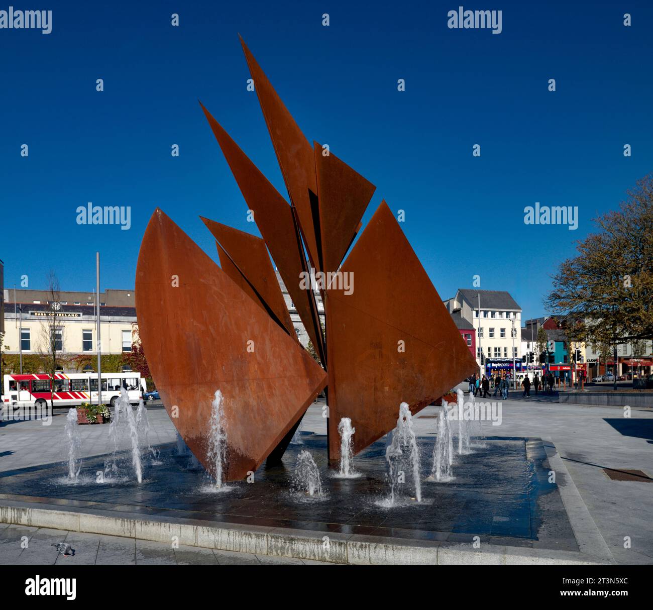 Galway sculpture eyre square galway hi-res stock photography and images ...