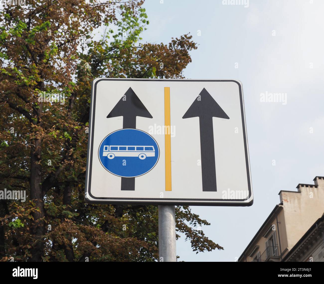 Parallel bus hi-res stock photography and images - Alamy