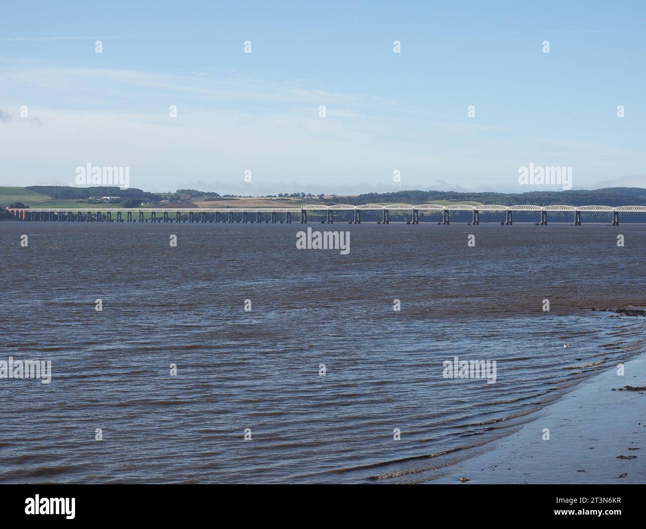 Tay rail bridge over River Tay in Dundee, UK Stock Photo - Alamy