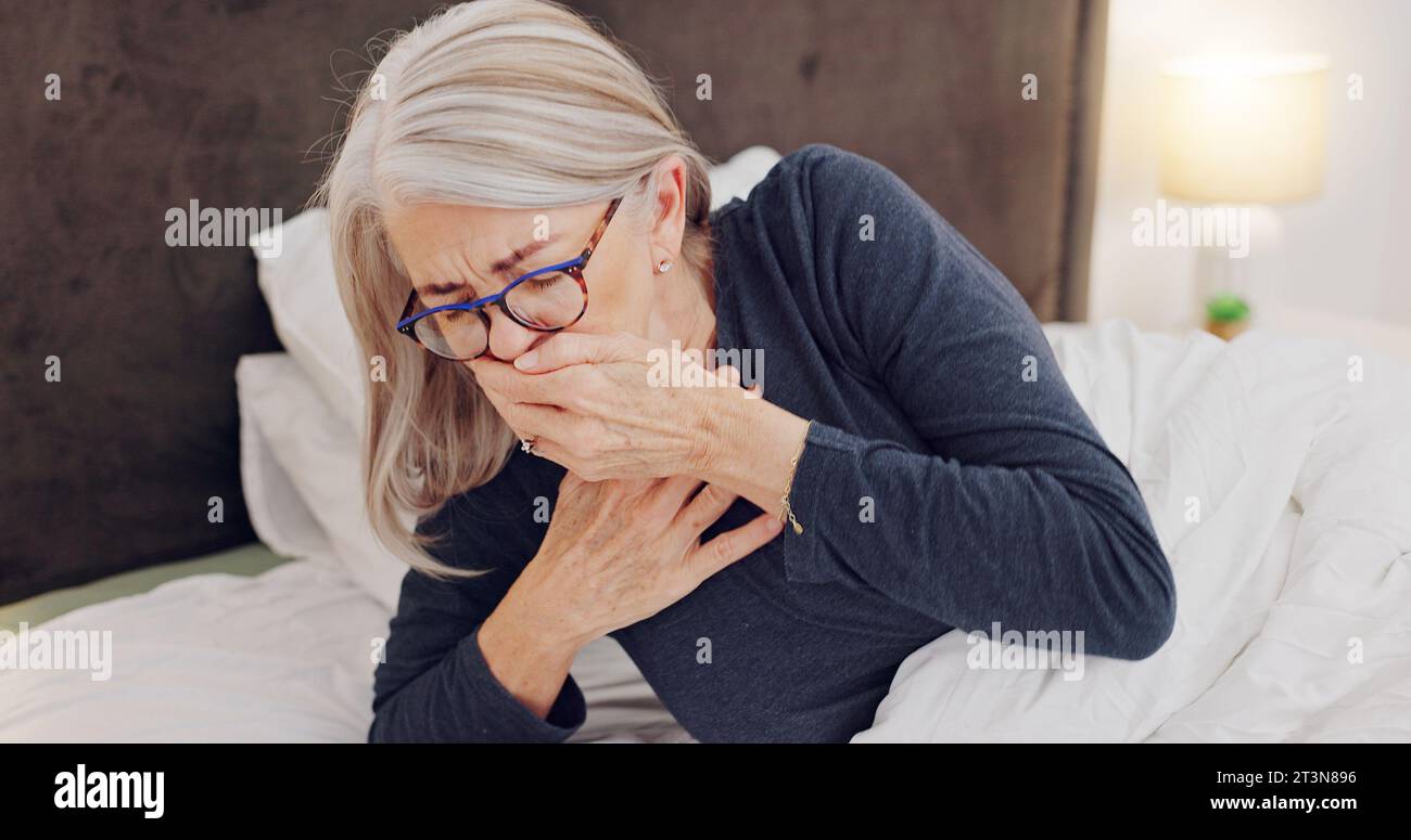 Sick old woman coughing on hi-res stock photography and images - Alamy