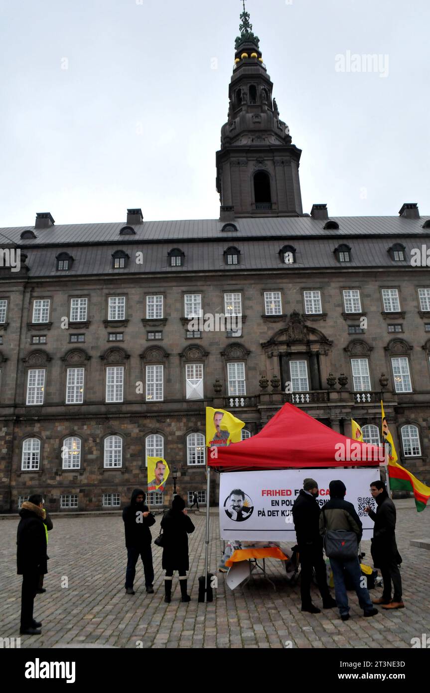 Political soluations hi-res stock photography and images - Alamy