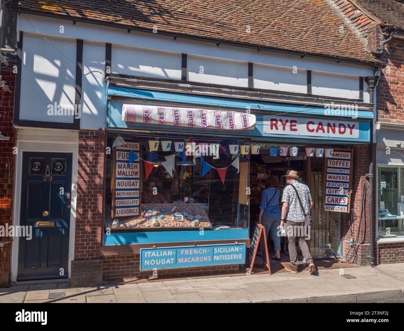 Candy shop hi-res stock photography and images - Alamy