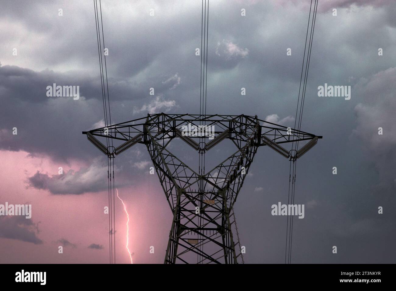 branched lightning on power line Stock Photo - Alamy