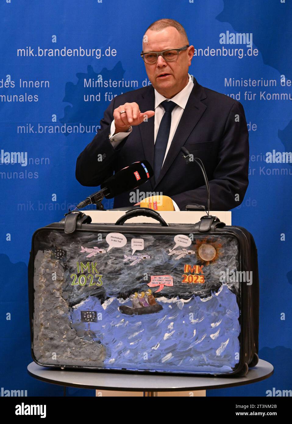 Potsdam, Germany. 26th Oct, 2023. Michael Stübgen (CDU), Brandenburg ...