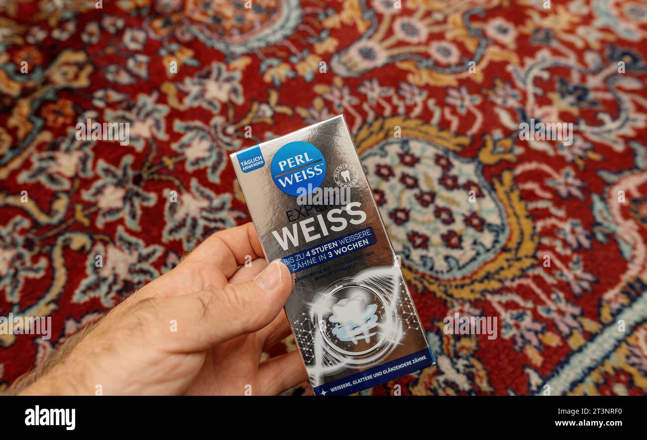 Perl weiss hi-res stock photography and images - Alamy