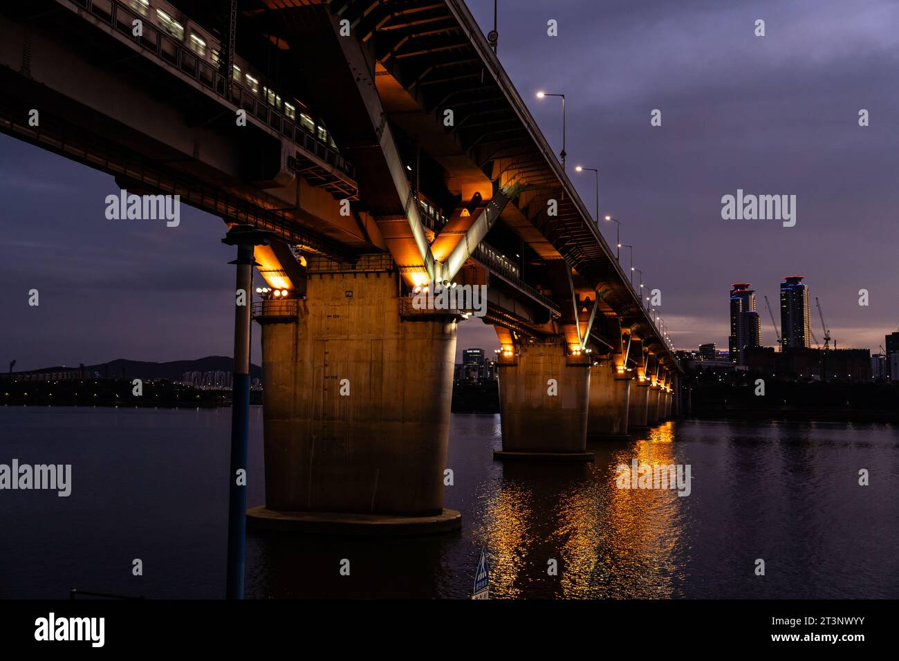 Bridge in korea and han river, cheongdamdaegyo or cheongdam bridge in ...