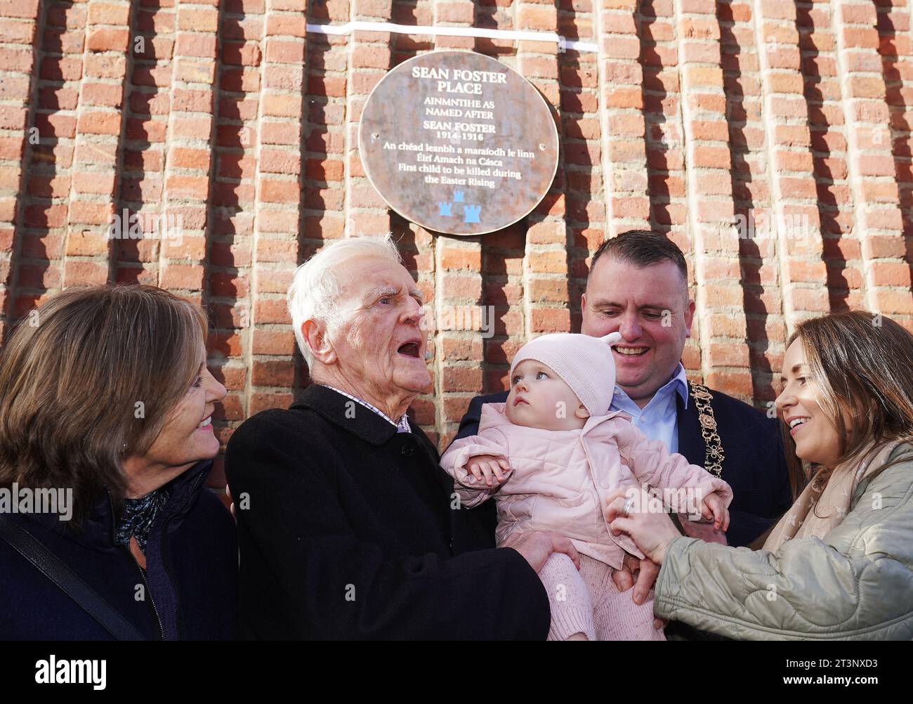 Four generations of Sean Foster's cousins, including first cousin ...