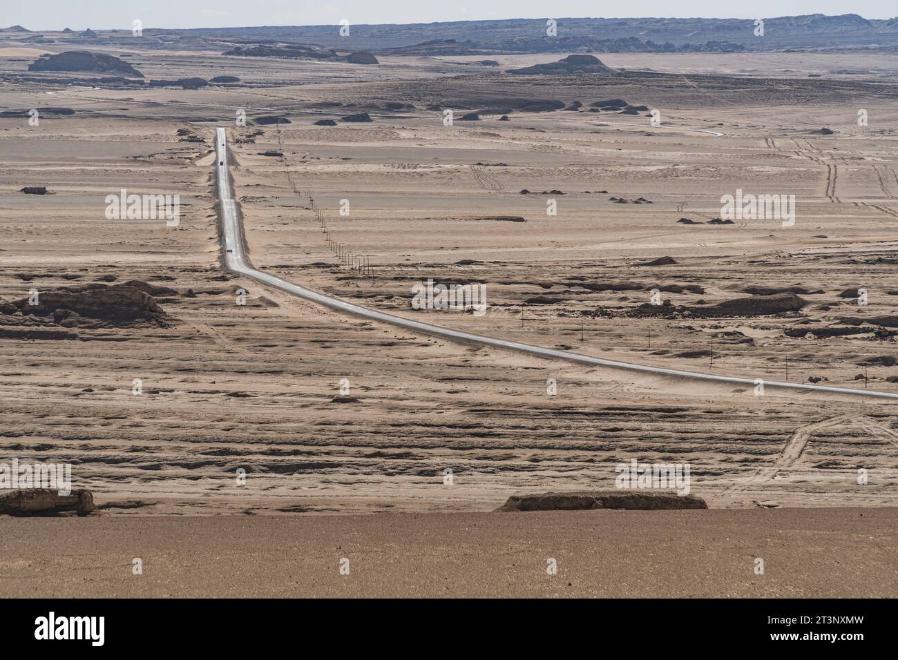 Hot tar roads hi-res stock photography and images - Alamy