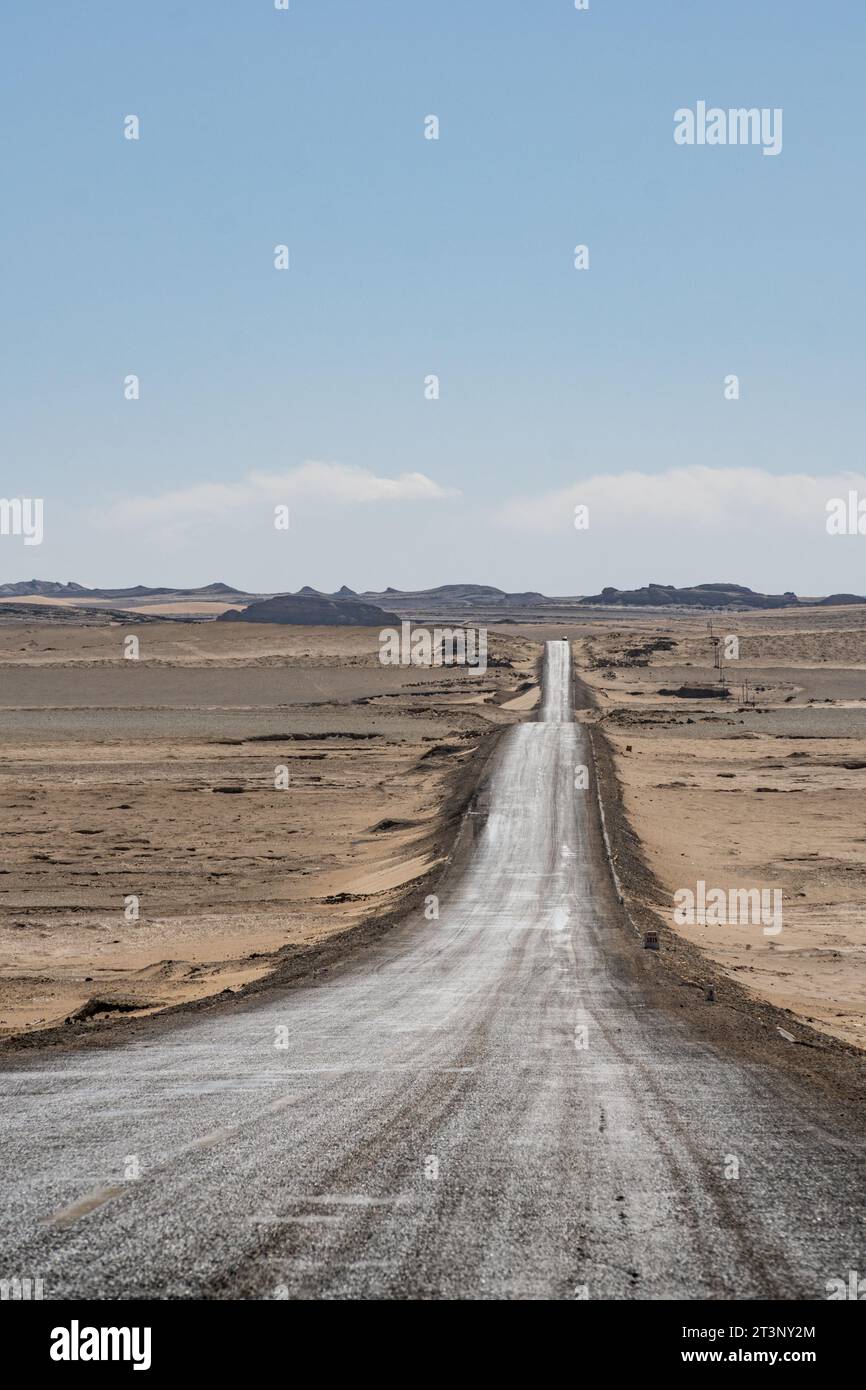 Tar Road in the Desert of Western China Stock Photo - Alamy
