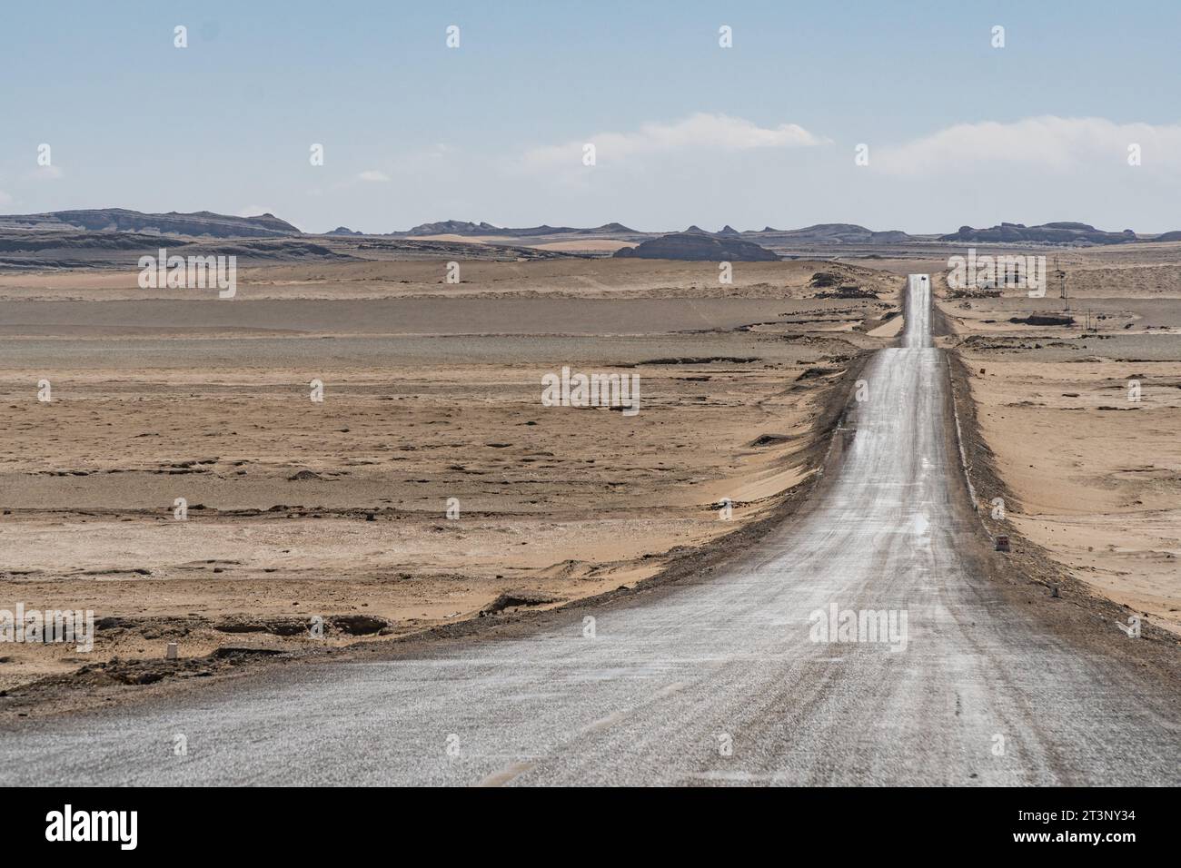 Hot tar roads hi-res stock photography and images - Alamy