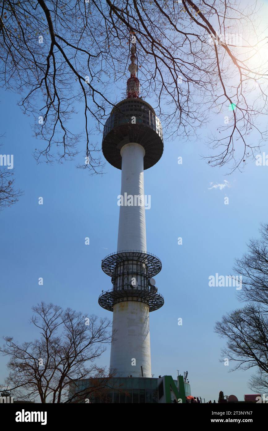 Namsan Tower N Seoul Tower Is A Communication And Observat Flickr