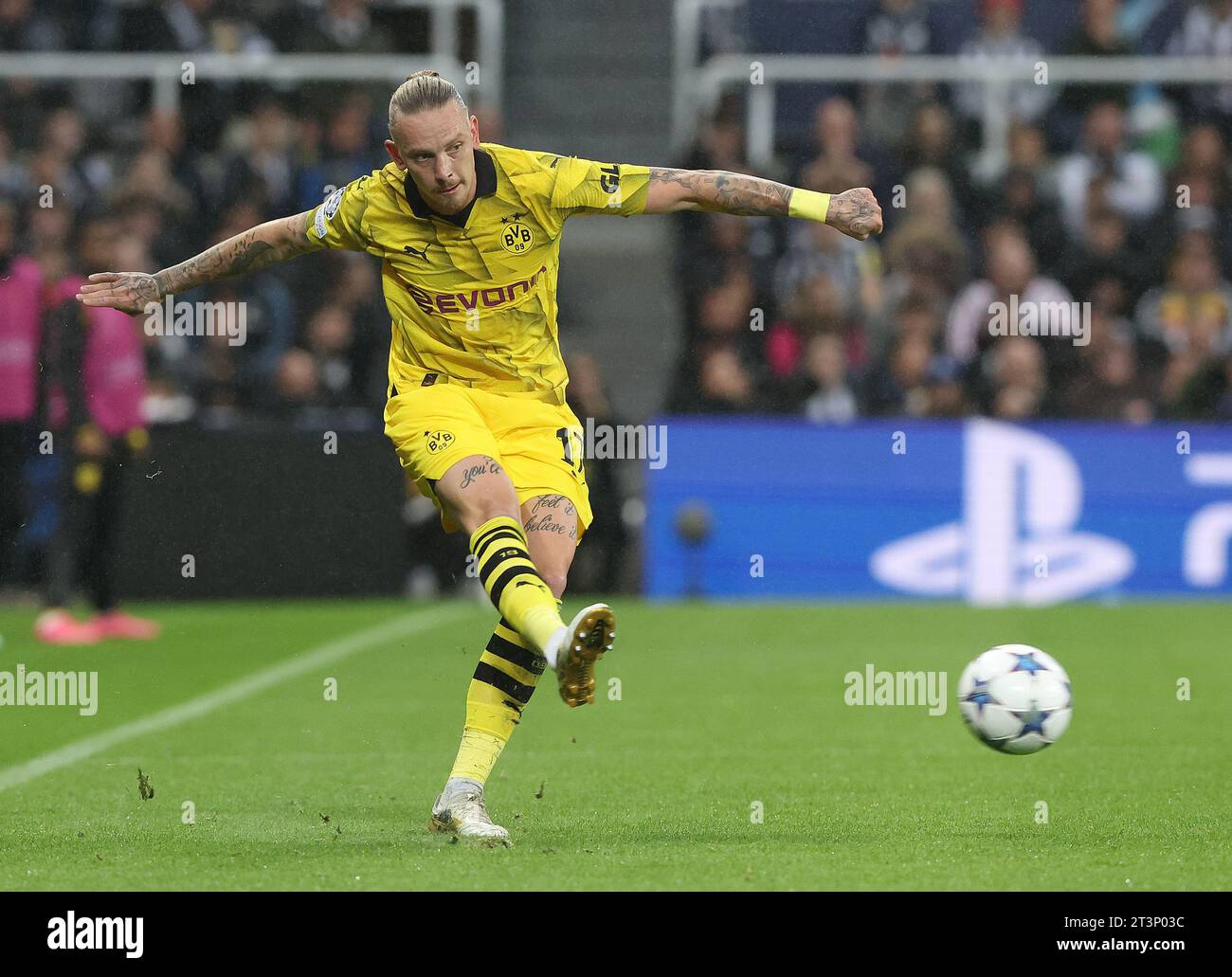 Newcastle v borussia dortmund hi-res stock photography and images - Alamy