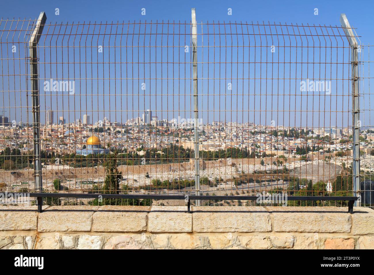Security and segregation in Israel. Old City and Temple Mount in ...