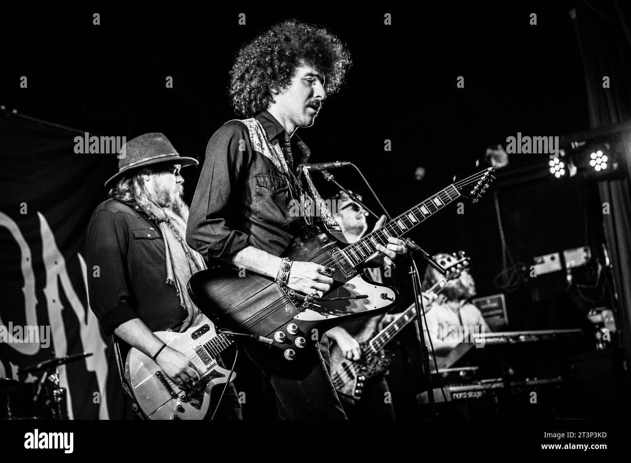 Robert Jon & the Wreck Stock Photo - Alamy