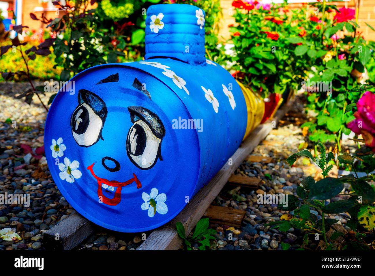 This cheerful train is made with your own hands from metal barrel. Do ...