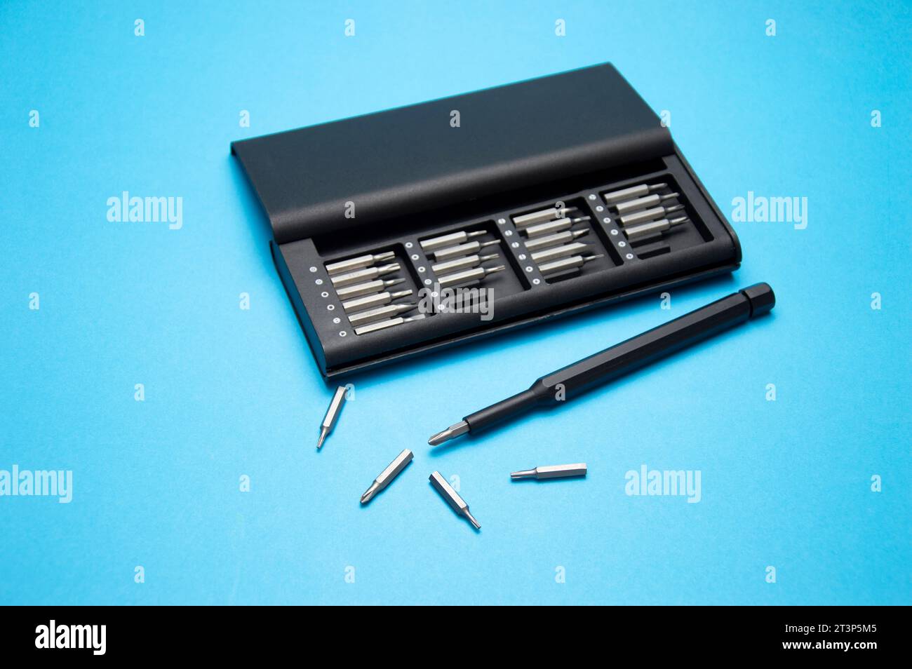 Small hand screwdriver with interchangeable tips, screwdriver for DIY ...