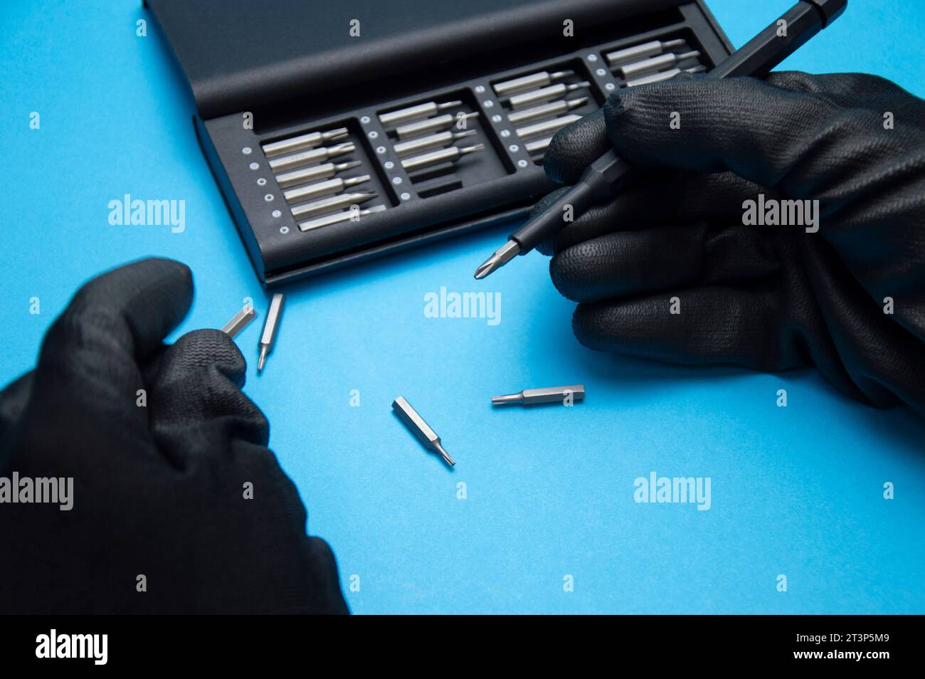 Small hand screwdriver with interchangeable tips, screwdriver for DIY ...