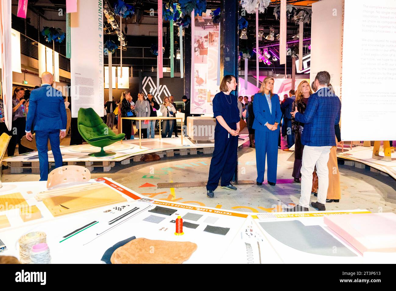 350 000 visitors annually hi-res stock photography and images - Alamy