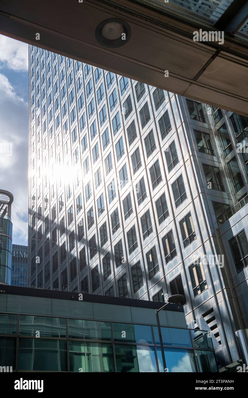 One Canada Square in Canary Wharf London England UK Stock Photo - Alamy