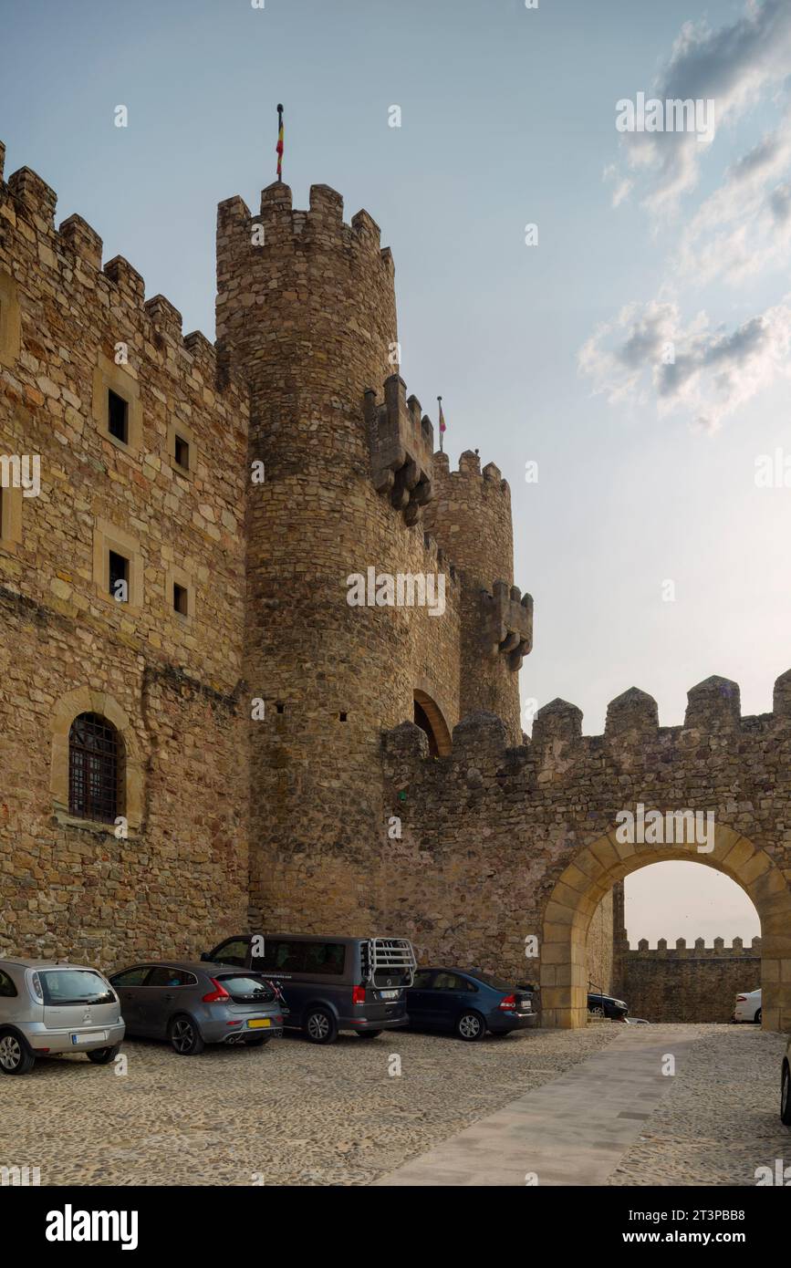 Sleeping with a ghost in the medieval castle of the Parador Nacional de ...