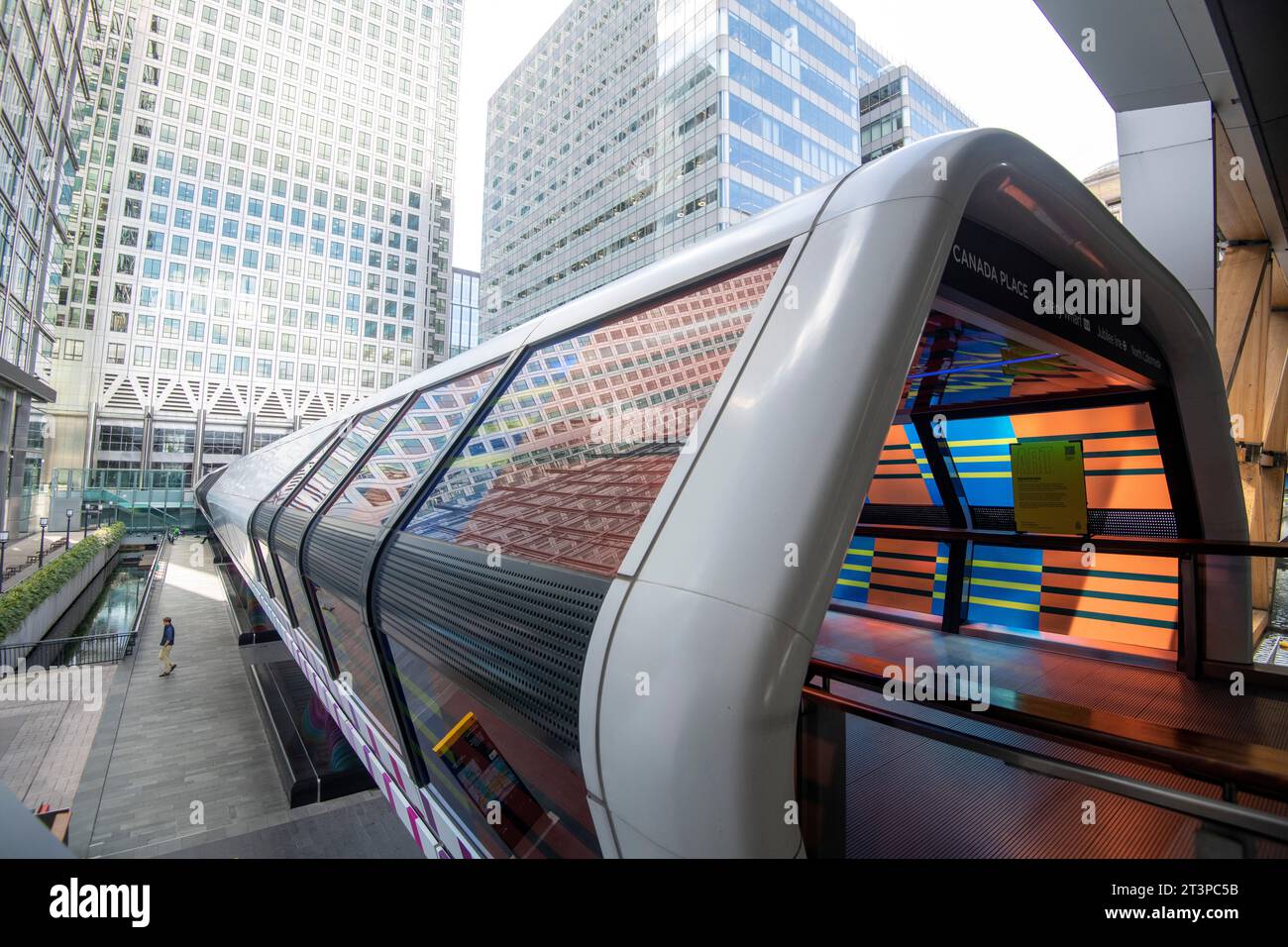 Adams Plaza Bridge, Canary Wharf London England UK Stock Photo - Alamy