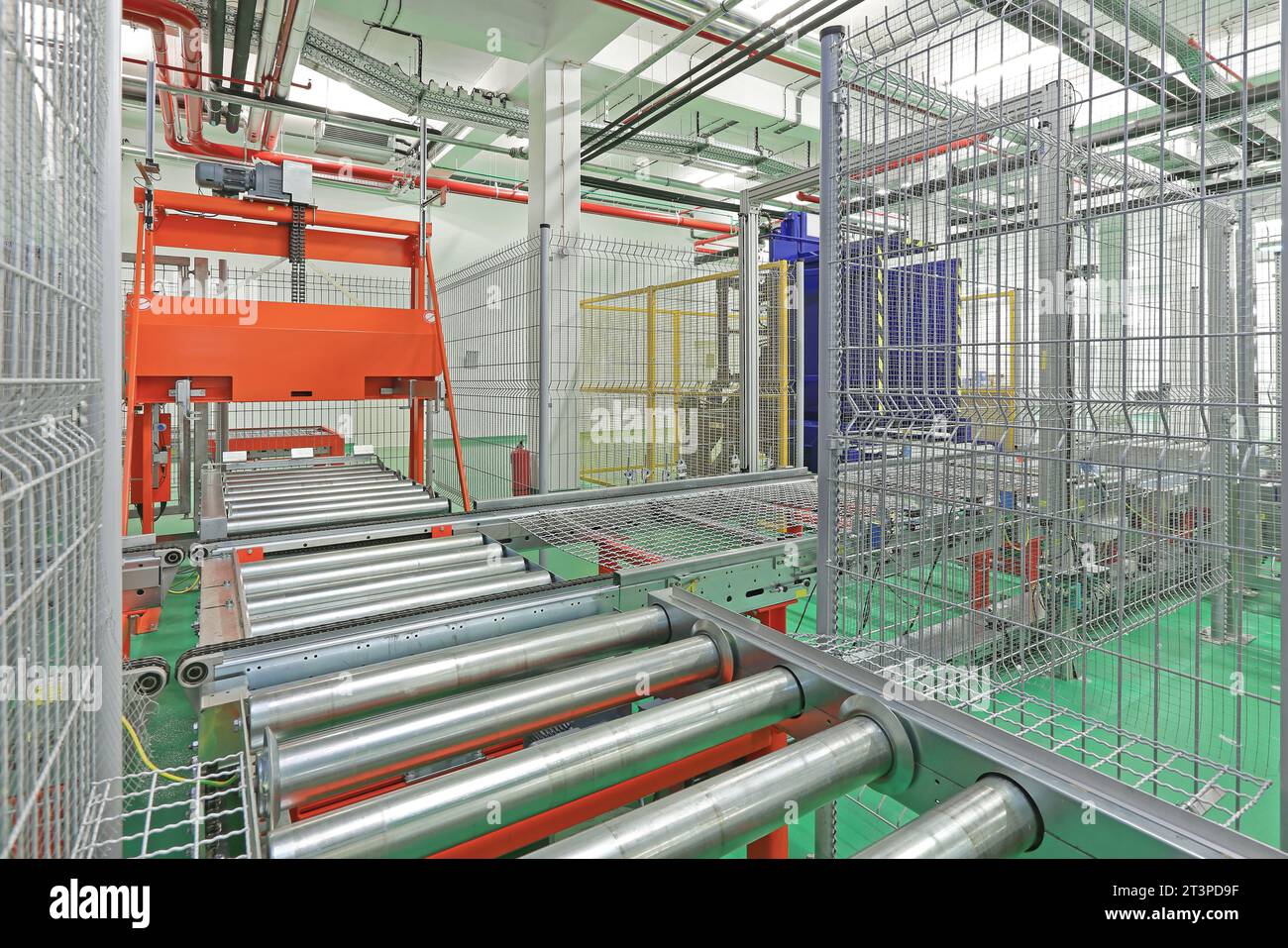 Coveyor Rollers Transport in Automatic Distribution Warehouse ...