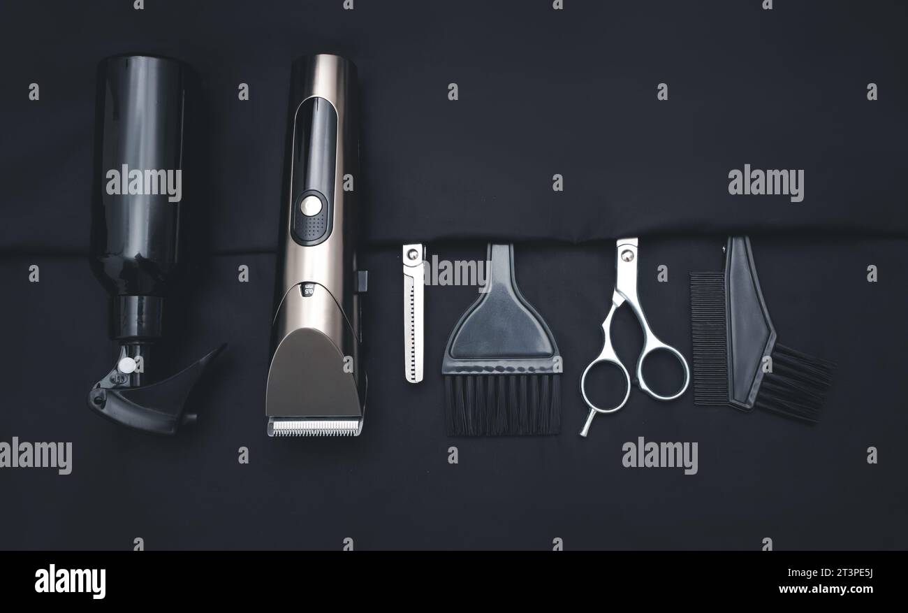 Mens hairdressing hi-res stock photography and images - Alamy