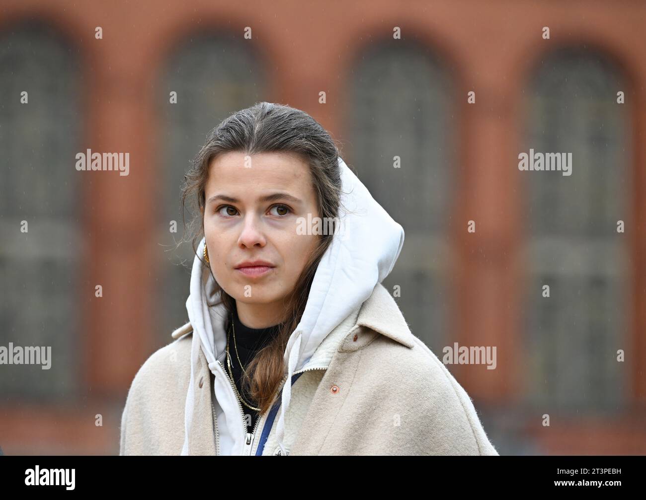 Berlin, Germany. 26th Oct, 2023. Lisa Neubauer, taken in the rain ...
