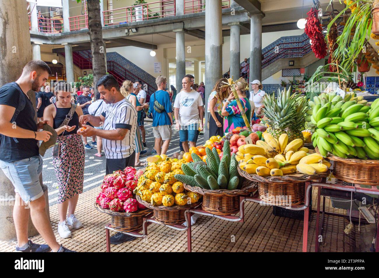 Colourful fruit stall display inside Mercado dos Lavradores (Farmers ...