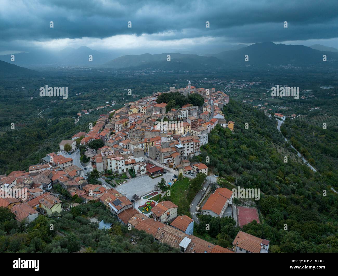 Italian villages hi-res stock photography and images - Alamy