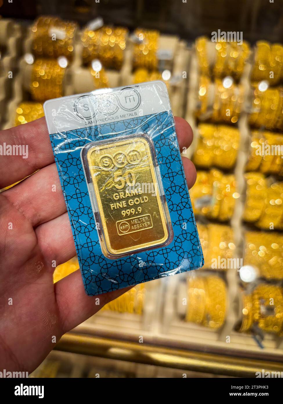 Gold lingot hi-res stock photography and images - Alamy