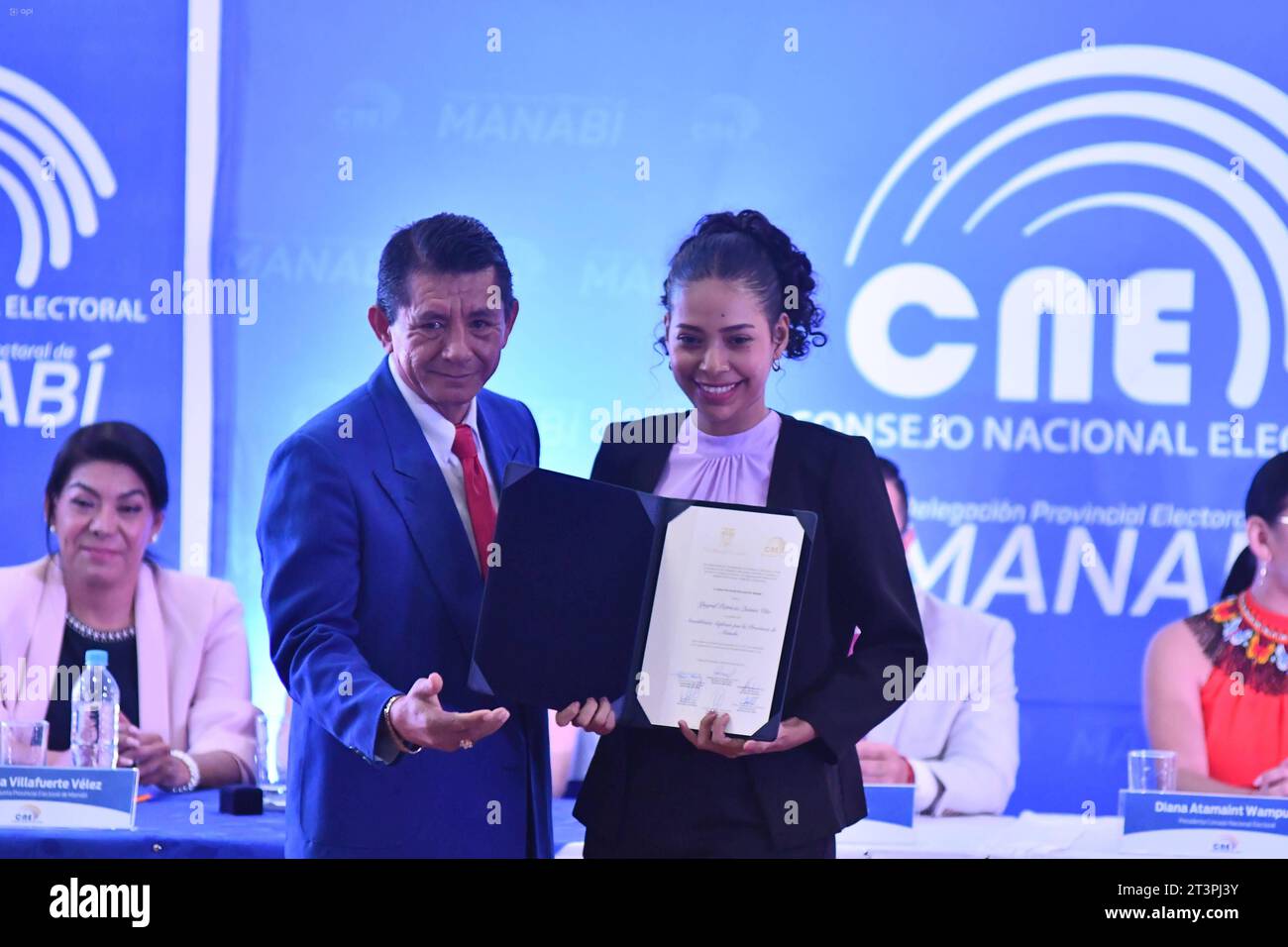 PORTOVIEJO-CNE-ENTREGA-CREDENCIALES-ASAMBLEISTAS-MANABI Portoviejo, 26 de octubre del 2023. El ...