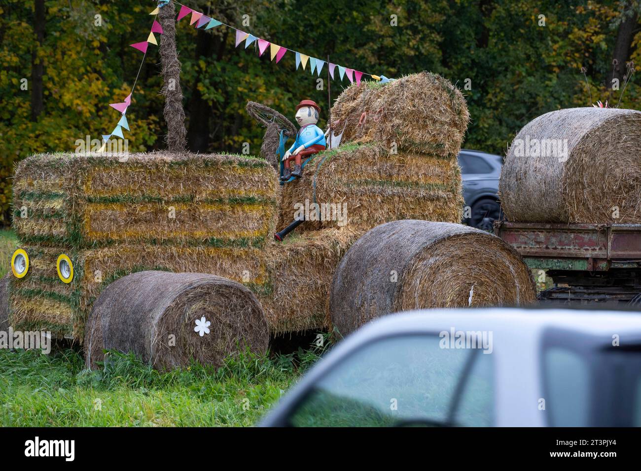 Traktor dekoration hi-res stock photography and images - Alamy