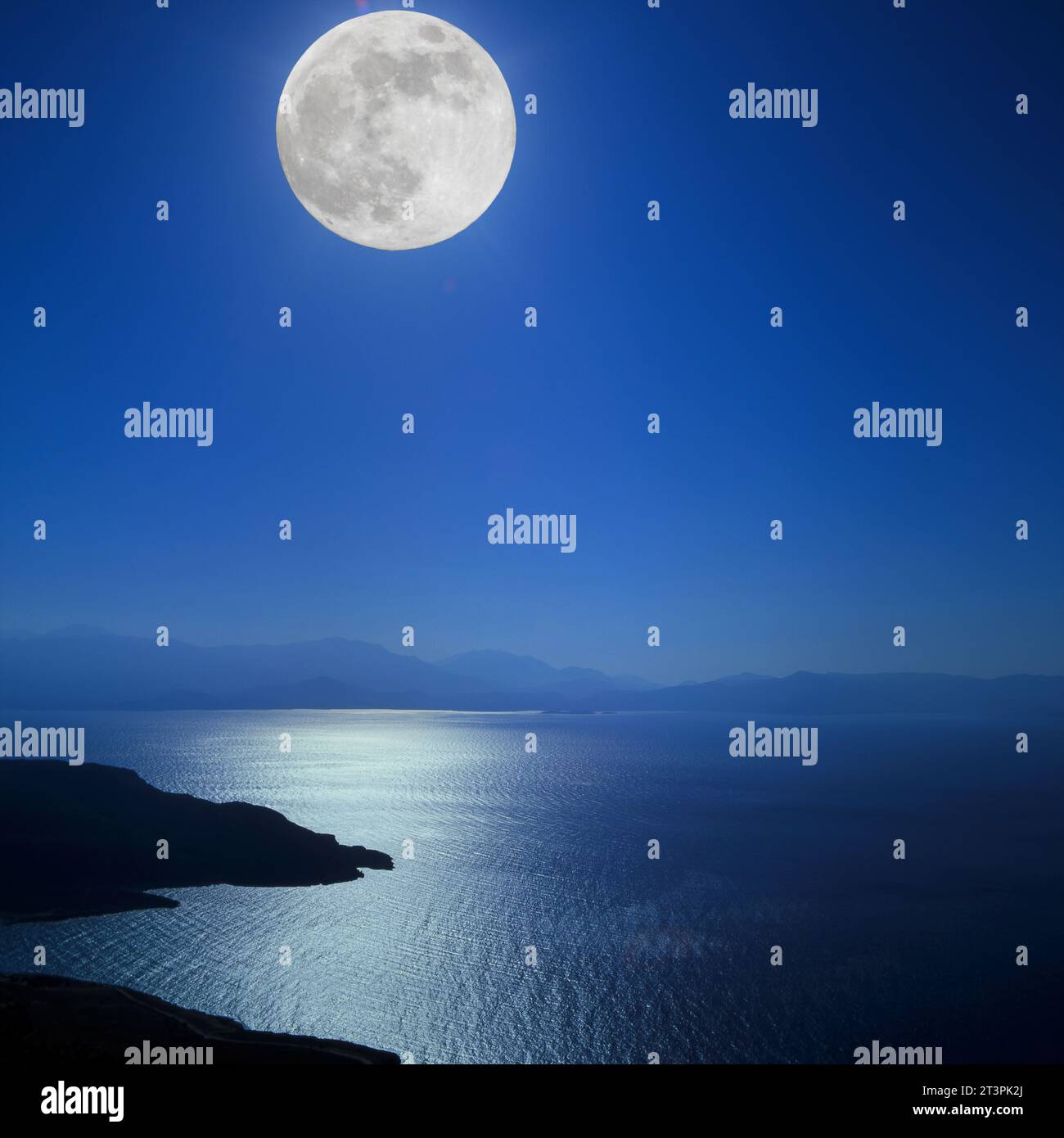 Vollmond über der Küste (Kreta), hell glänzt das Meer * full moon and ...