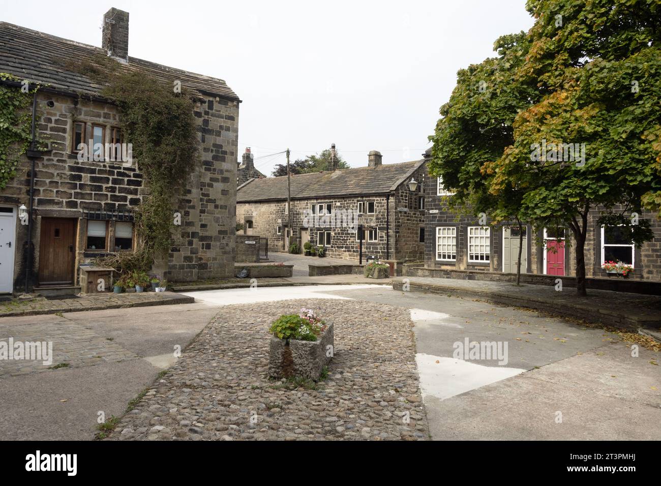 Weavers Square Heptonstall West Yorkshire England Stock Photo - Alamy