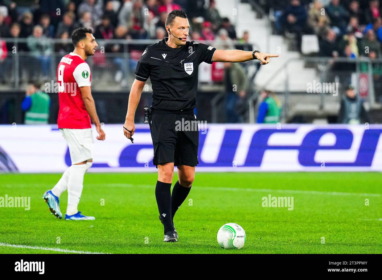 ALKMAAR - Referee Sven Jablonski during the UEFA Conference League ...