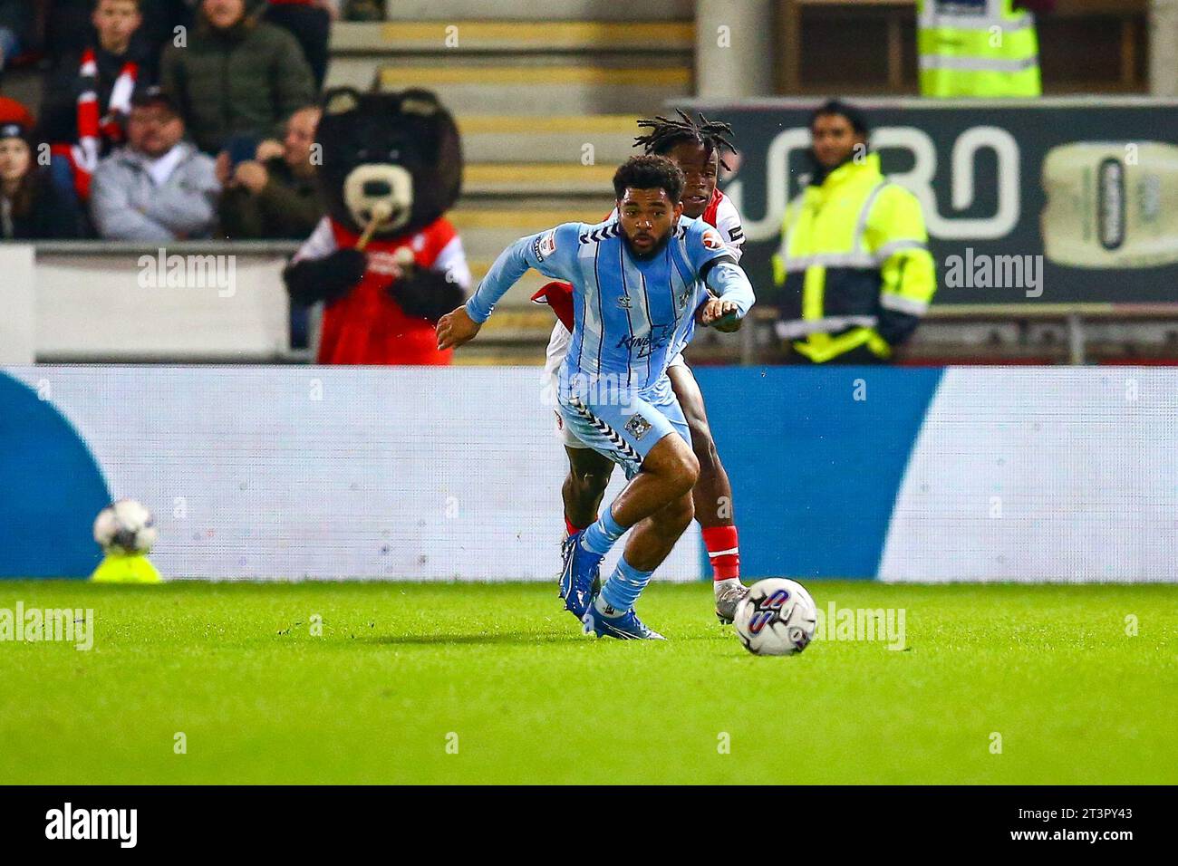 AESSEAL New York Stadium, Rotherham, England - 25th October 2023 Jay ...