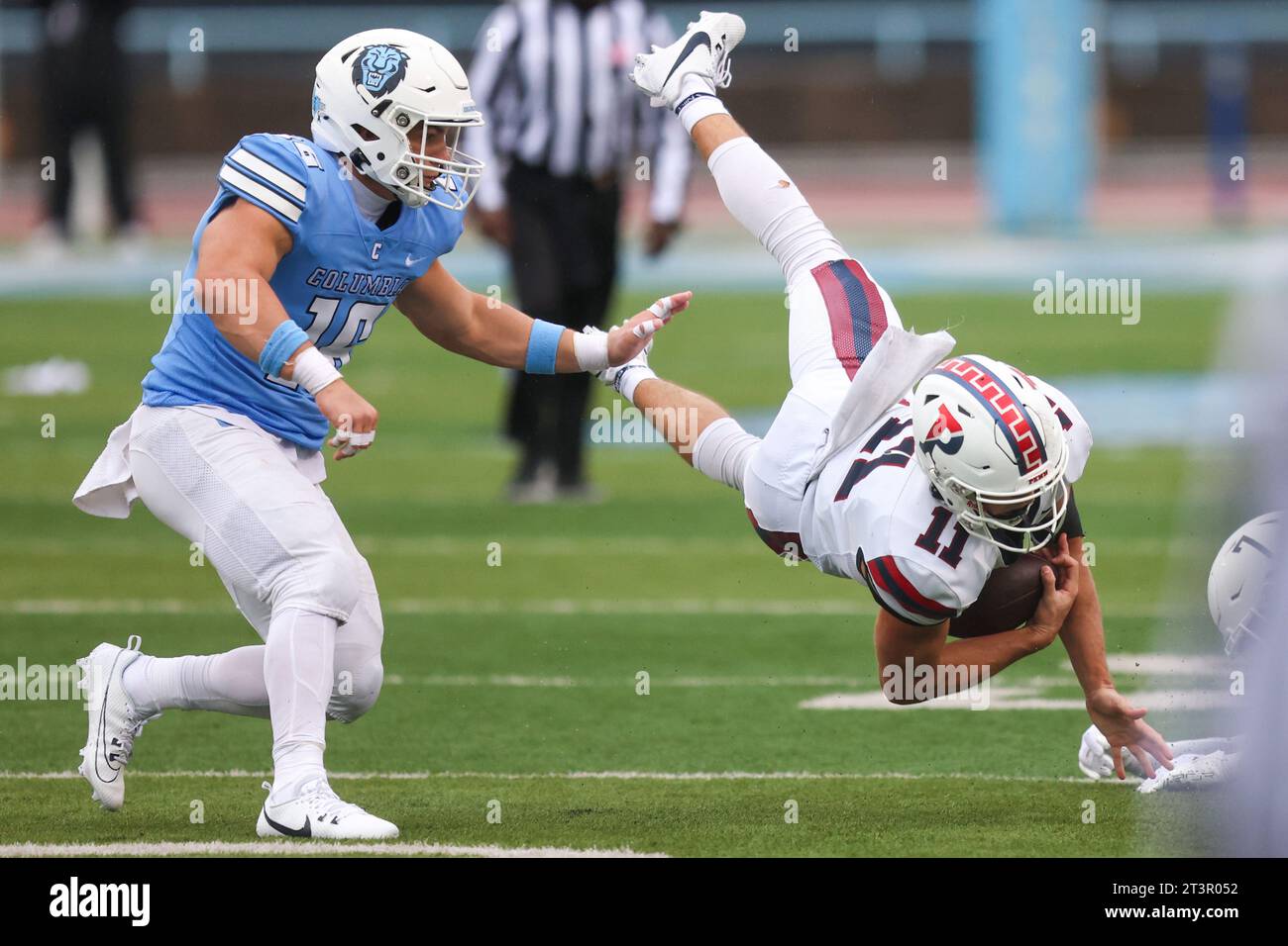 Football line of scrimage hi-res stock photography and images - Alamy