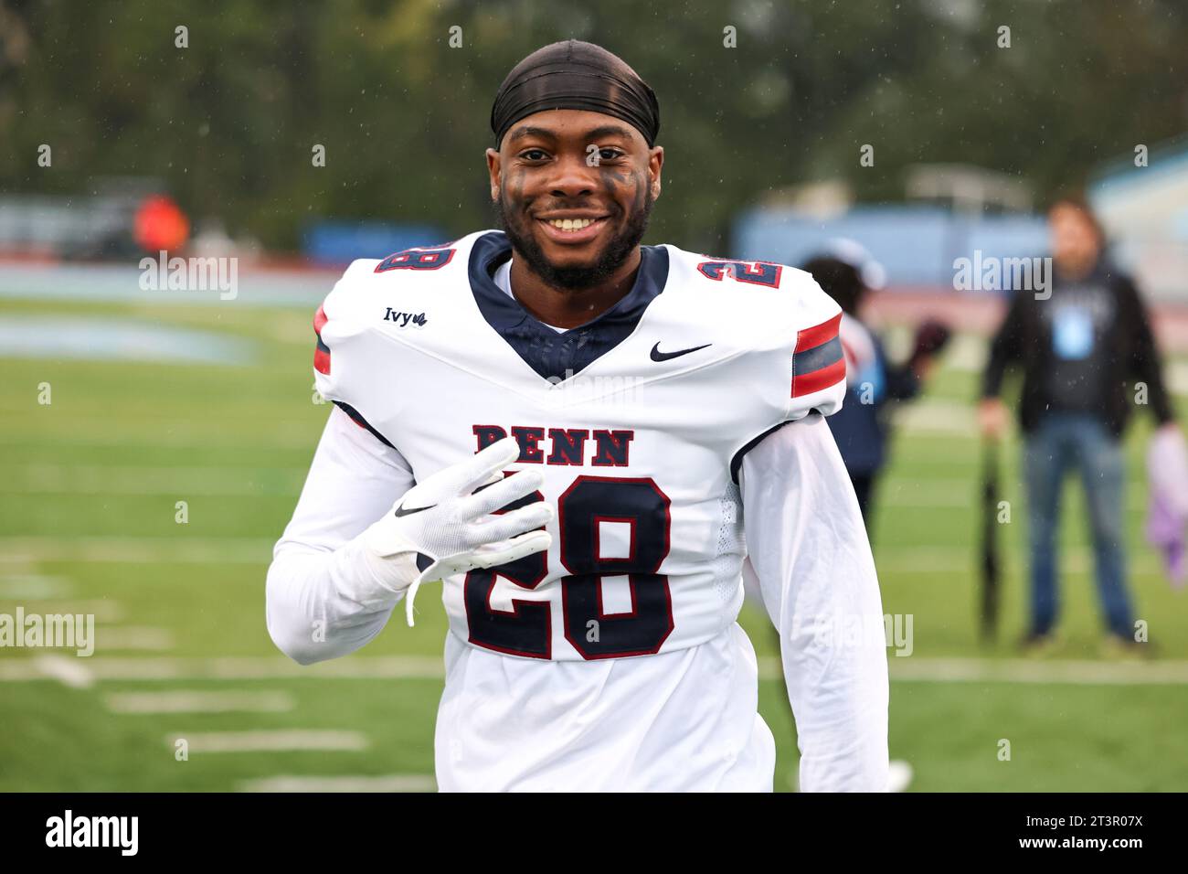 Football line of scrimage hi-res stock photography and images - Alamy