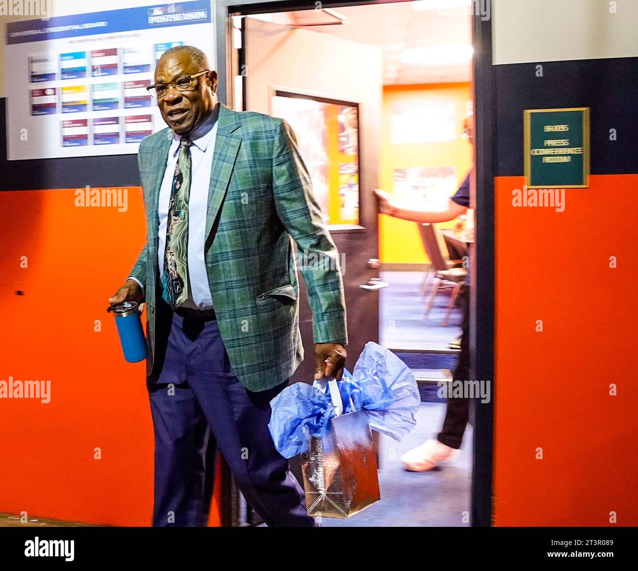 Houston Astros manager Dusty Baker Jr. walks out of the press ...